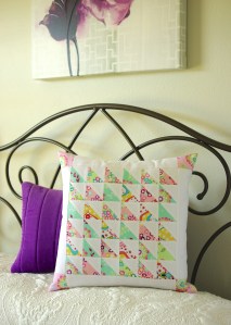 Zippered Quilt Block Pillow Cover Tutorial – Monday Morning Designs