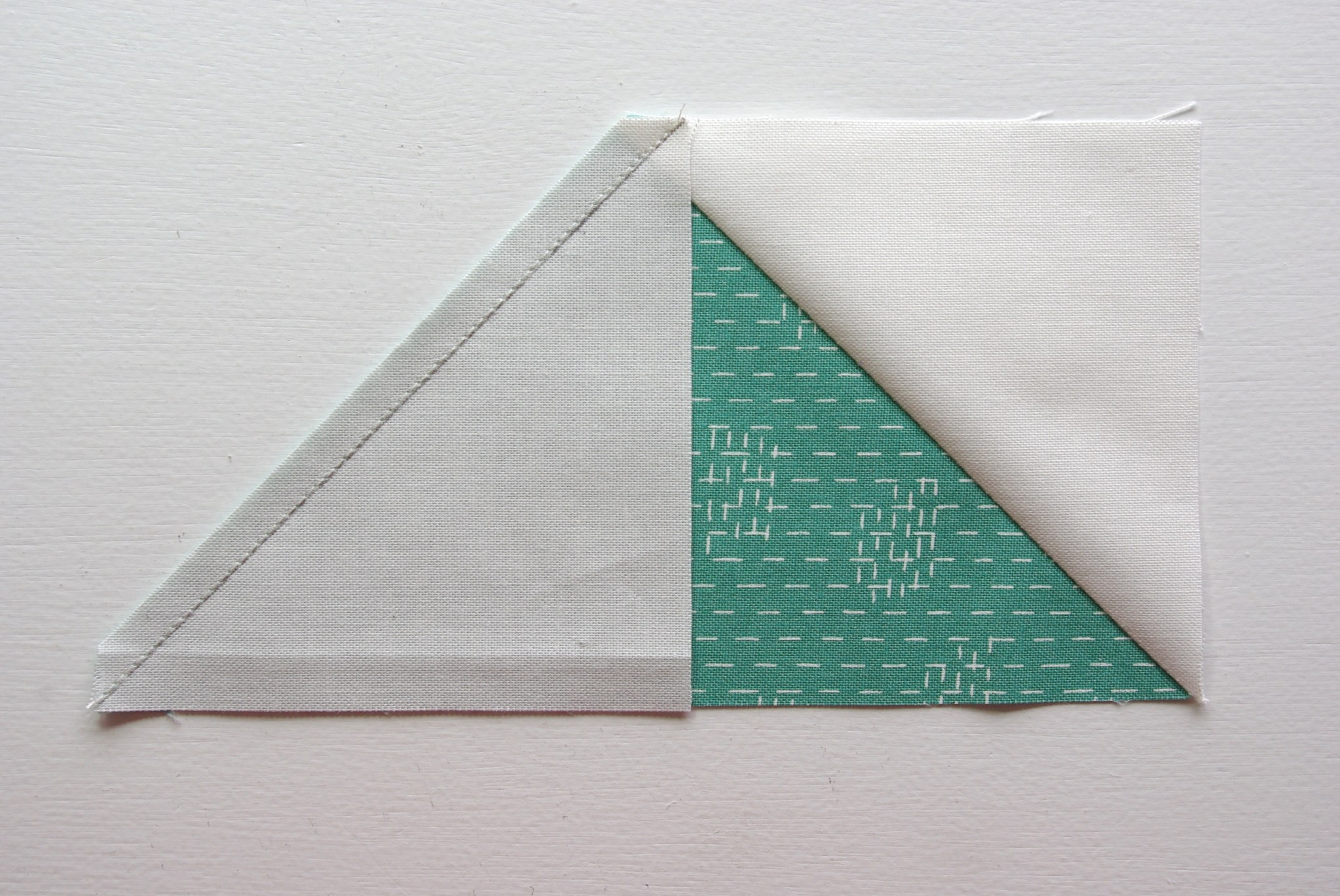 How to Sew Accurate Flying Geese – Monday Morning Designs