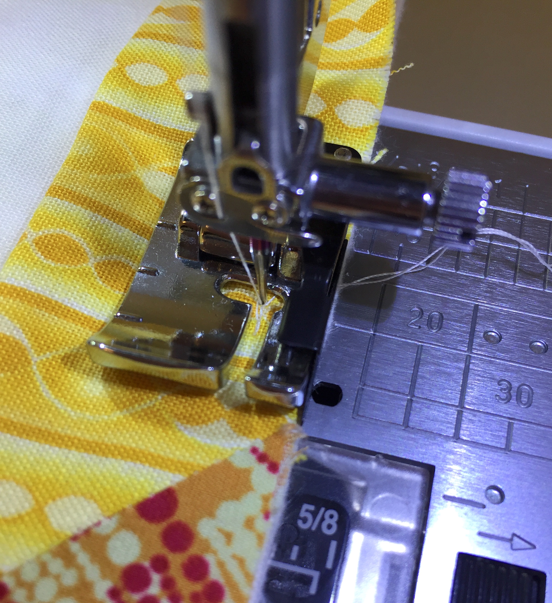 How to Machine Bind Your Quilt – Monday Morning Designs