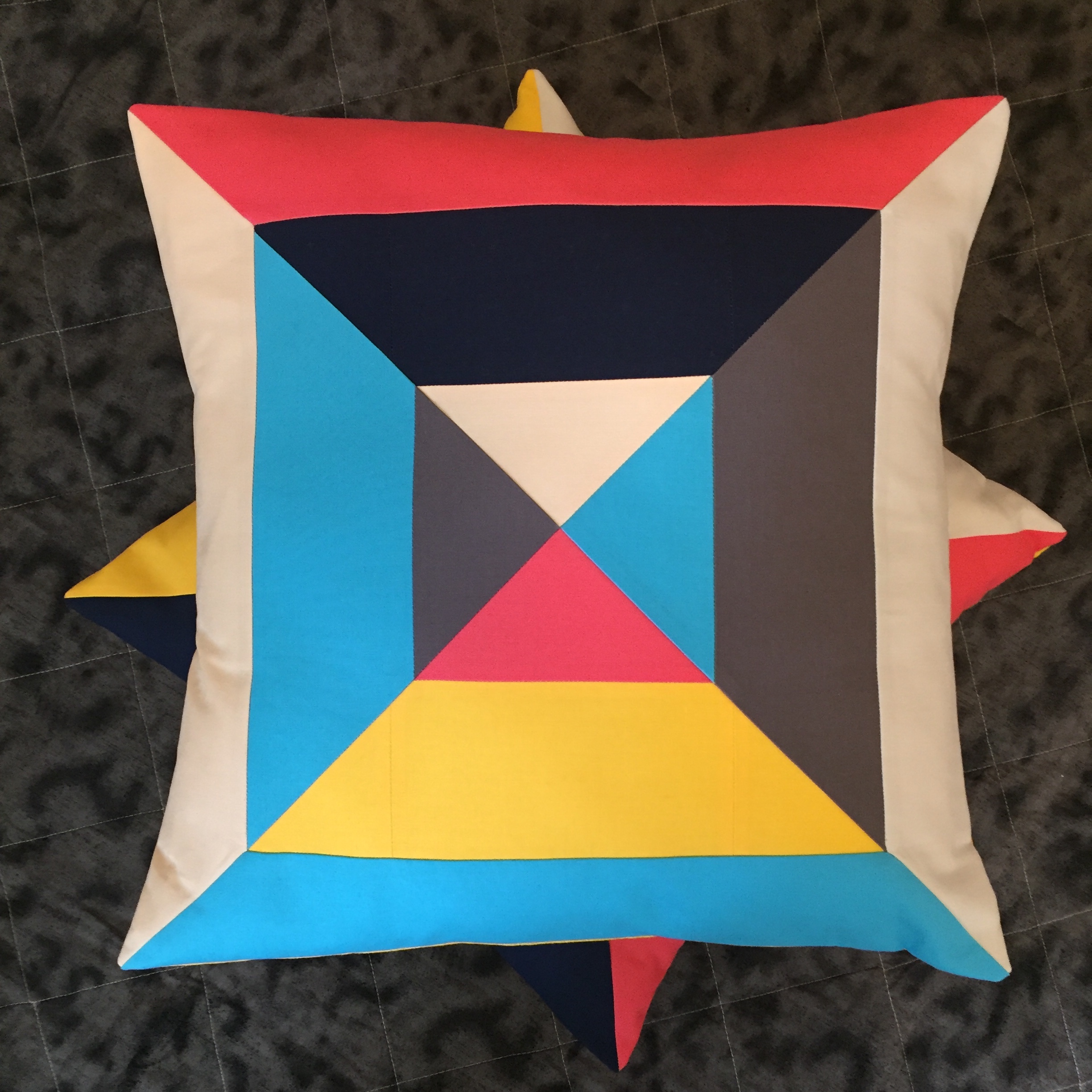 Mitered Borders on Pillows – Monday Morning Designs