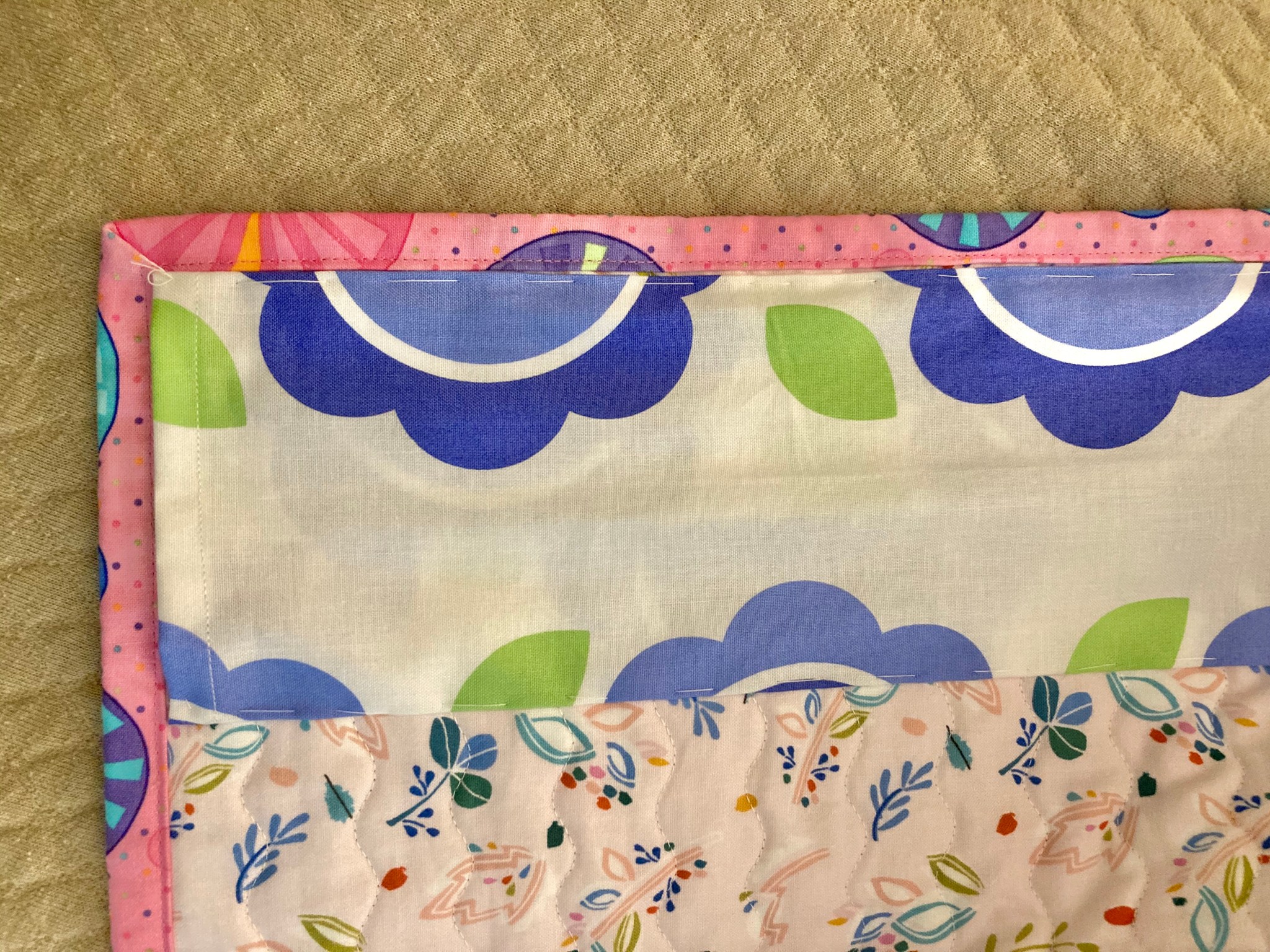 Hanging Sleeve for Quilts – Monday Morning Designs