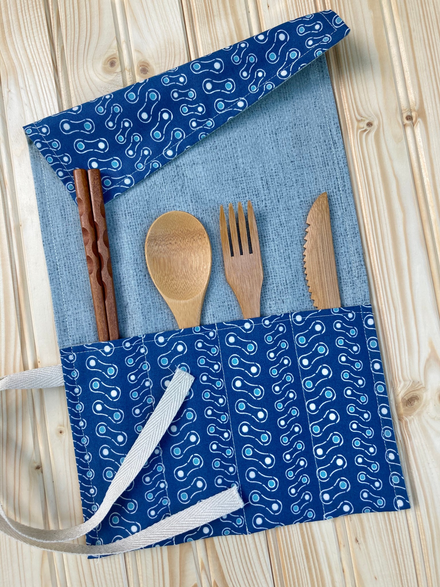 Fabric Utensil Wrap Tutorial – Monday Morning Designs
